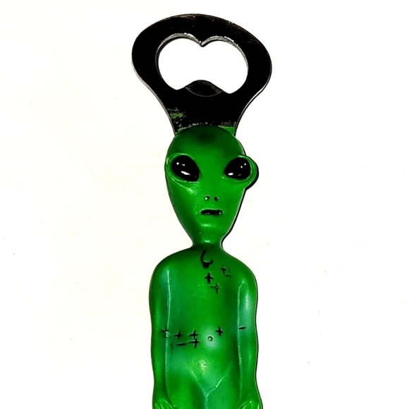 x | Kitchen | New Bottle Opener Green Alien | Poshmark